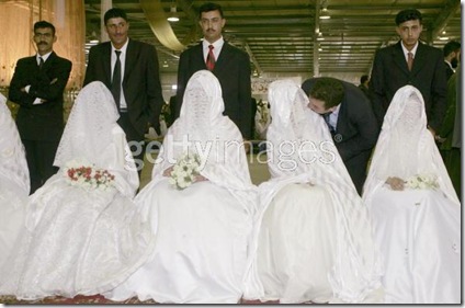 World Dressing Fashion: Saudi Arabian Wedding dress